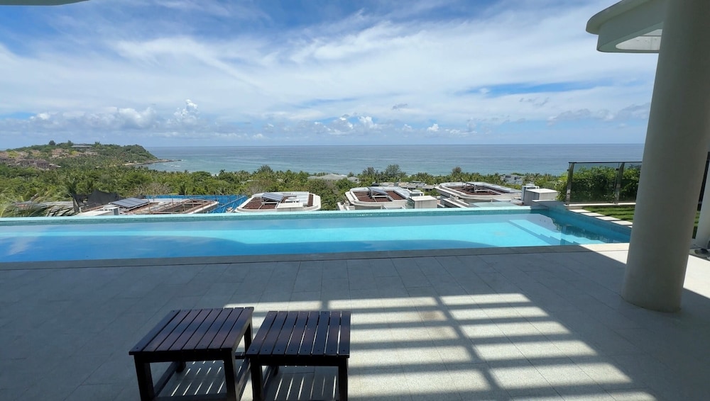 Diamond Beach Oceanview Villa - Sanya