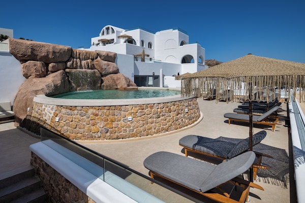 Aelia Luxury Suites Thalassa - Santorini