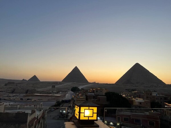 Pyramids Island - Égypte