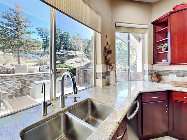 Casa (Multiple Bedrooms) | Diversos