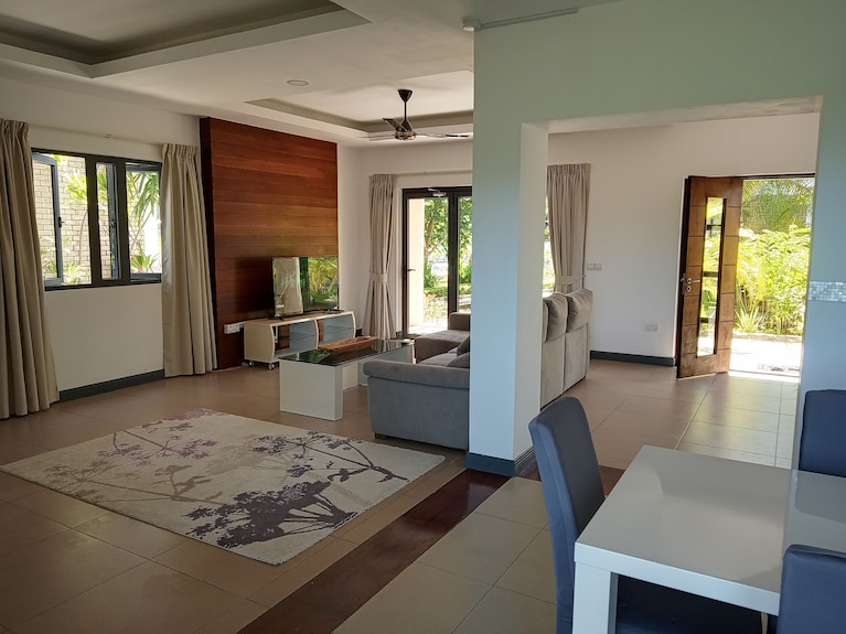 Rare~ Exquisite 6br/6ba Villa In Serene South Of Mahé Island ~Pool/wifi/ac/view - Seychelles