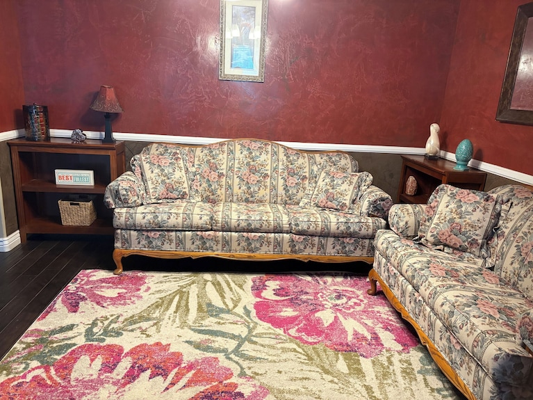 Charming Spacious Modern 4 Bedroom, 3 Bathroom Home In Town, Pet Friendly - Funland, Idaho Falls