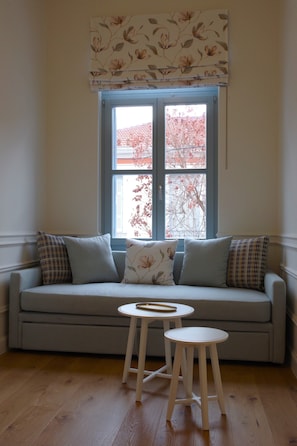Apartamento Deluxe, 2 casas de banho | Vista para a rua