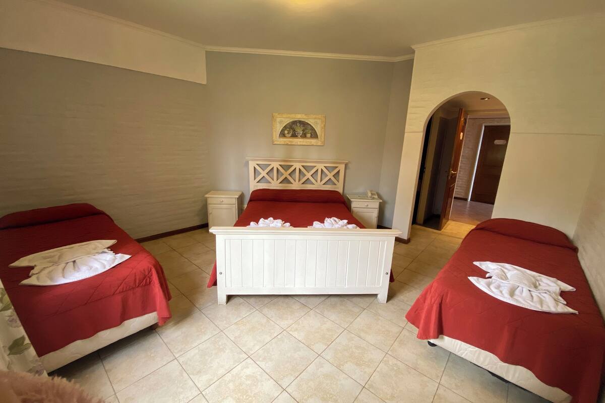 Quarto Quádruplo Standard | Cofre no quarto, Wi-fi grátis 