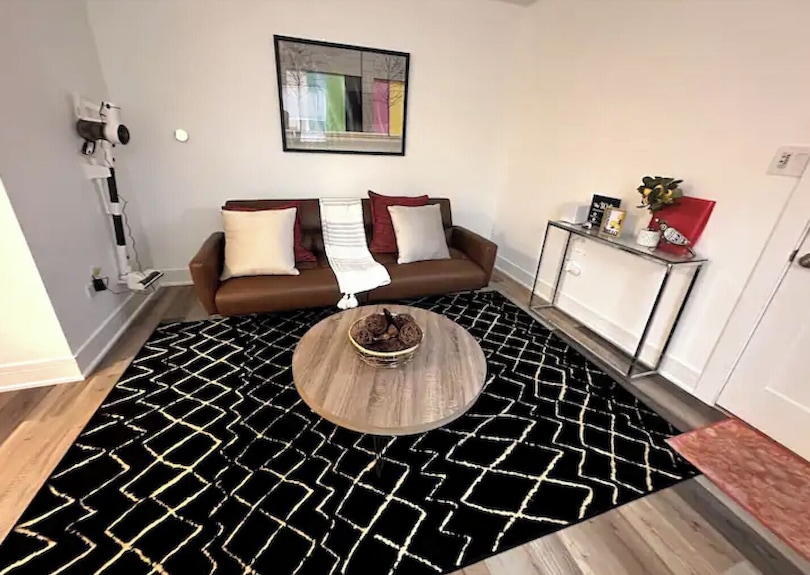 Charming Cozy Suite In Riverside - Chicago, IL