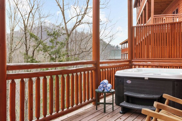 Sleeps 20! Indoor Pool & Home Theater Redesigned Boulder Ridge By Avantstay - Pigeon Forge, TN
