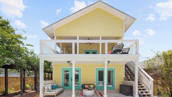 Luxe Villa Near Beach, Pool + Hottub, Chef's Kitchen Woodward Way By Avantstay - Destin, FL