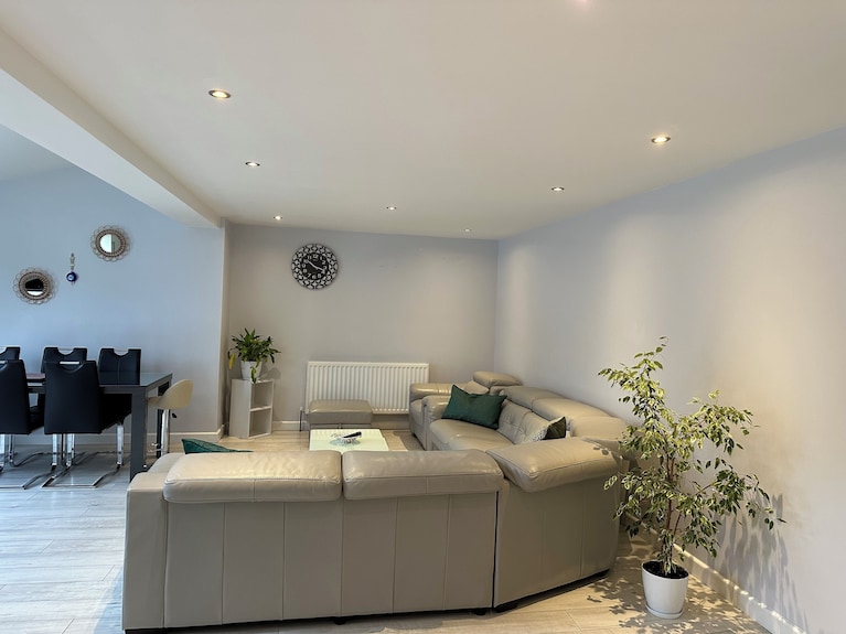 4 Double Bedroom Modern House, Close To Shops , Hospitals, Brooks , Headington - Oxford