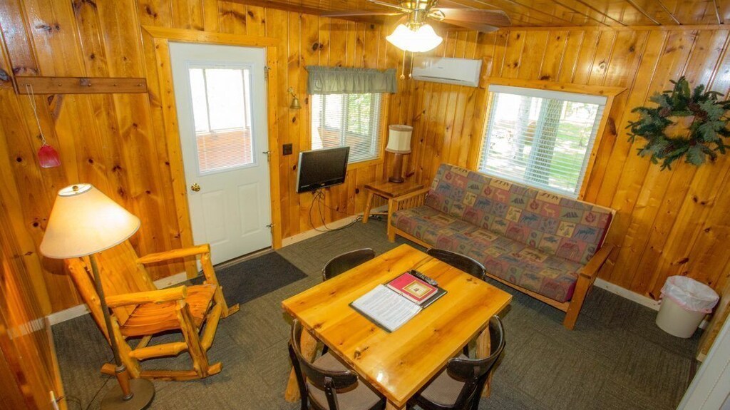 Bemidji Lakefront Retreat - Sunset Views & Prime Fishing Location - Minnesota