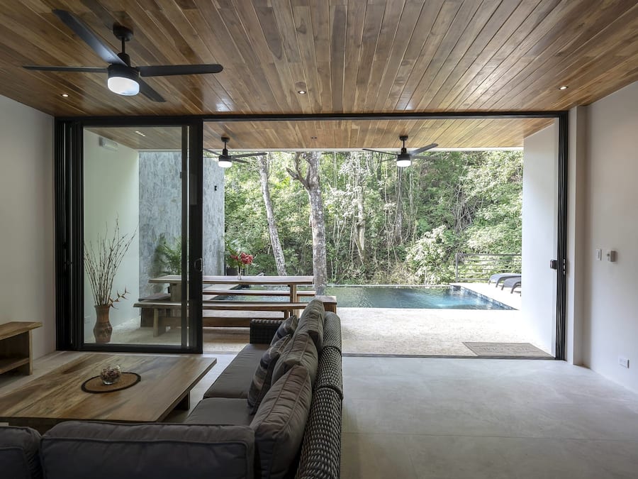 Apartamento superluxo, 3 quartos, ao lado da piscina | Área de estar | TV