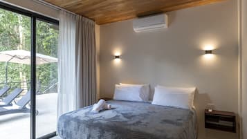 Apartamento de Luxo, 3 quartos, junto à piscina | 2 quartos, secretária, secretária adequada para computadores portáteis