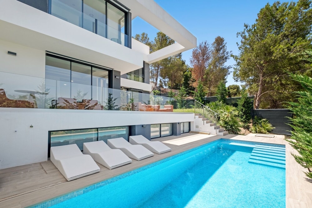 Villas Pinares De San Antón, Saltwater Pool, Sea, City, Mountain Views - Málaga