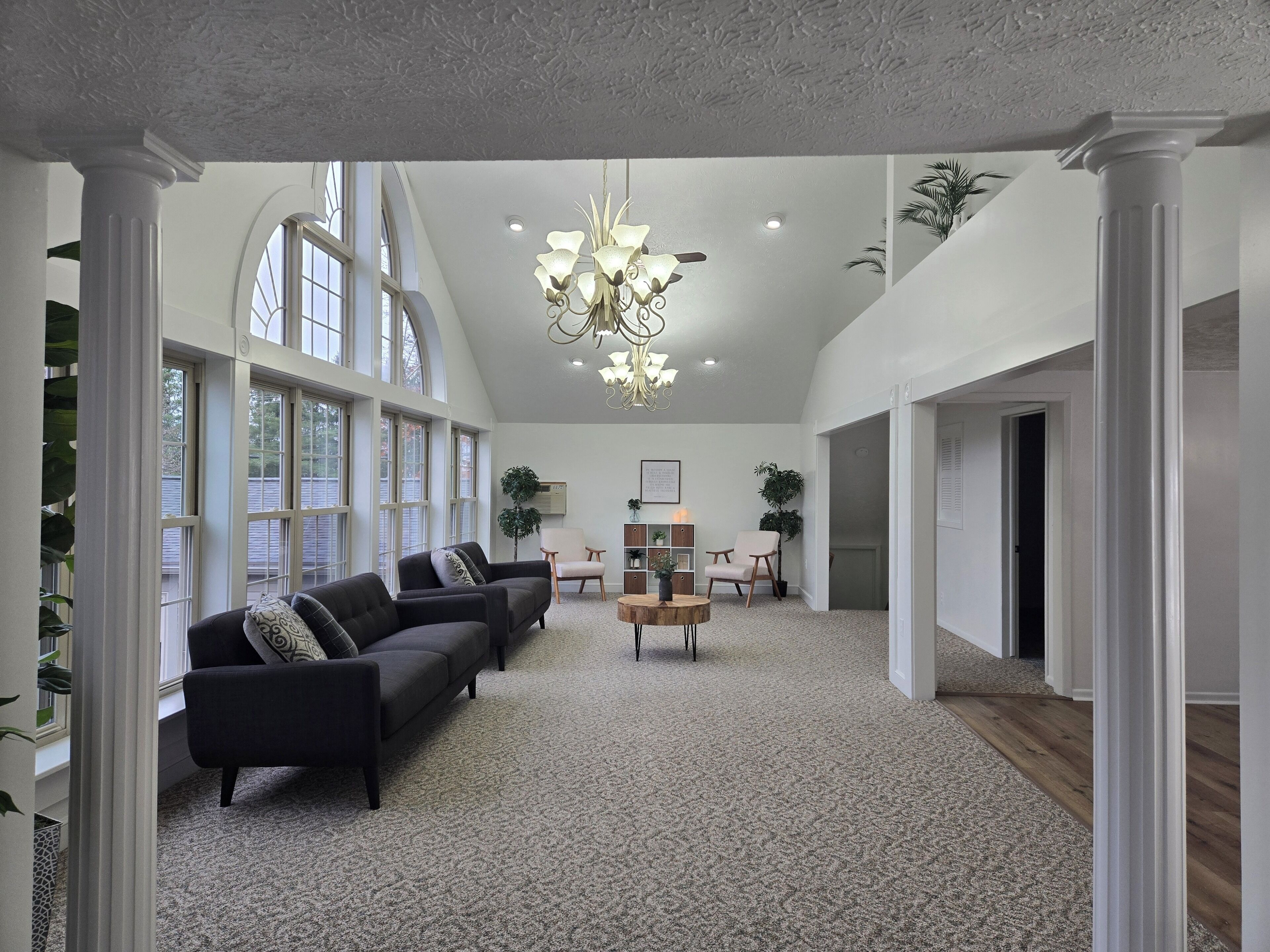 Crystal Wave Retreat, Berlin Ohio\nhot Tub And Pool - Berlin, OH