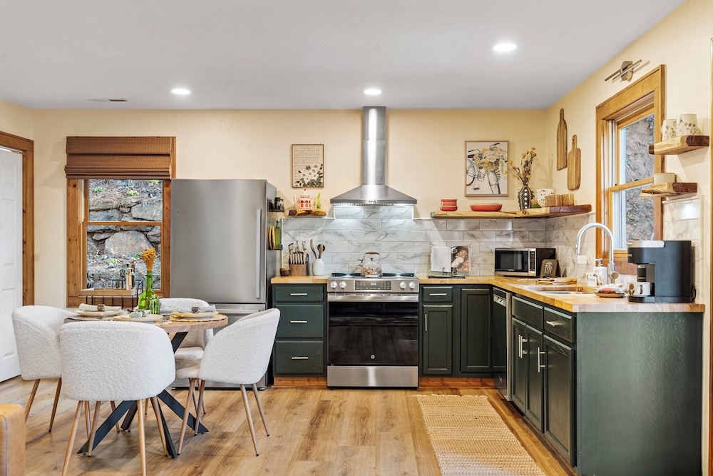 Sauna + Views: Private Franklin Cabin On 10 Acres - Sylva, NC