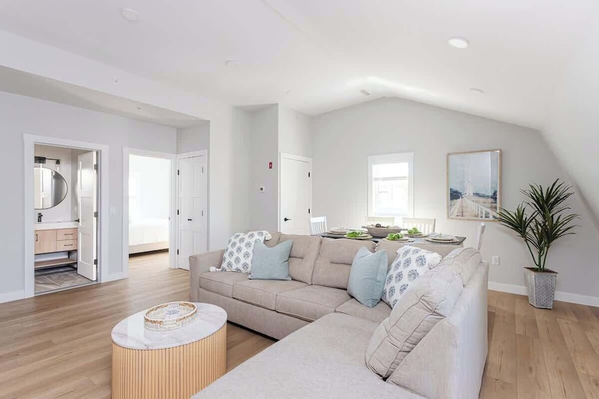 Downtown Newport Penthouse - Newport, RI