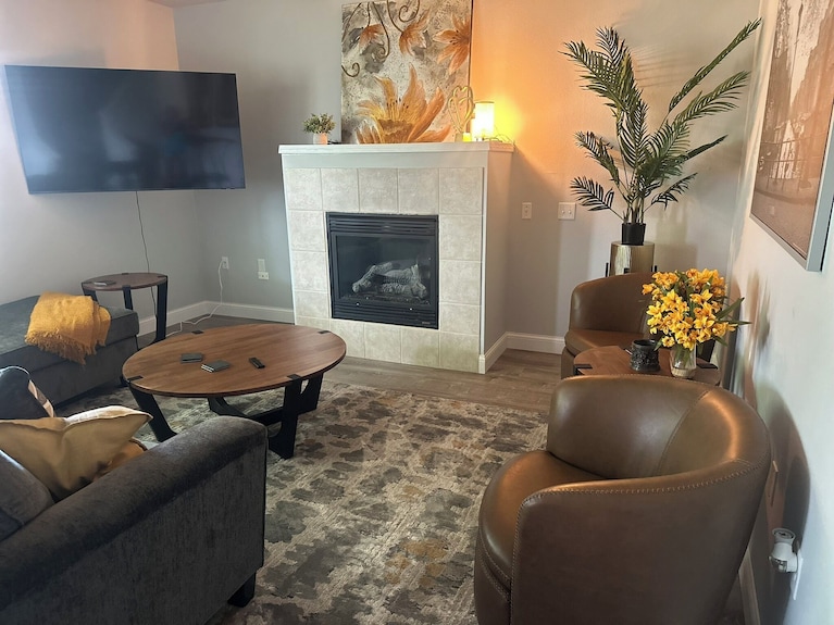 Citys Edge Of Madison- Sleeps 10 & Only 6 Miles To Downtown - Madison