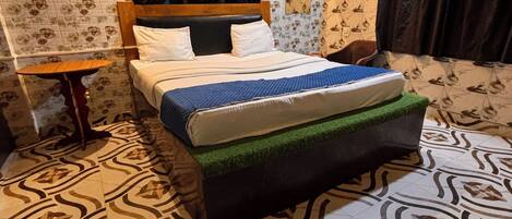 Quarto Clássico | Secretária adequada para computadores portáteis, Wi-fi grátis