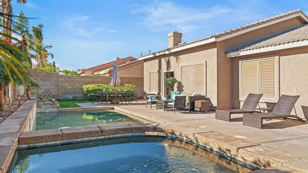 La Quinta Desert Haven Luxe Stay W/ Private Pool, Hot Tub, Pool Table - Joshua Tree National Park