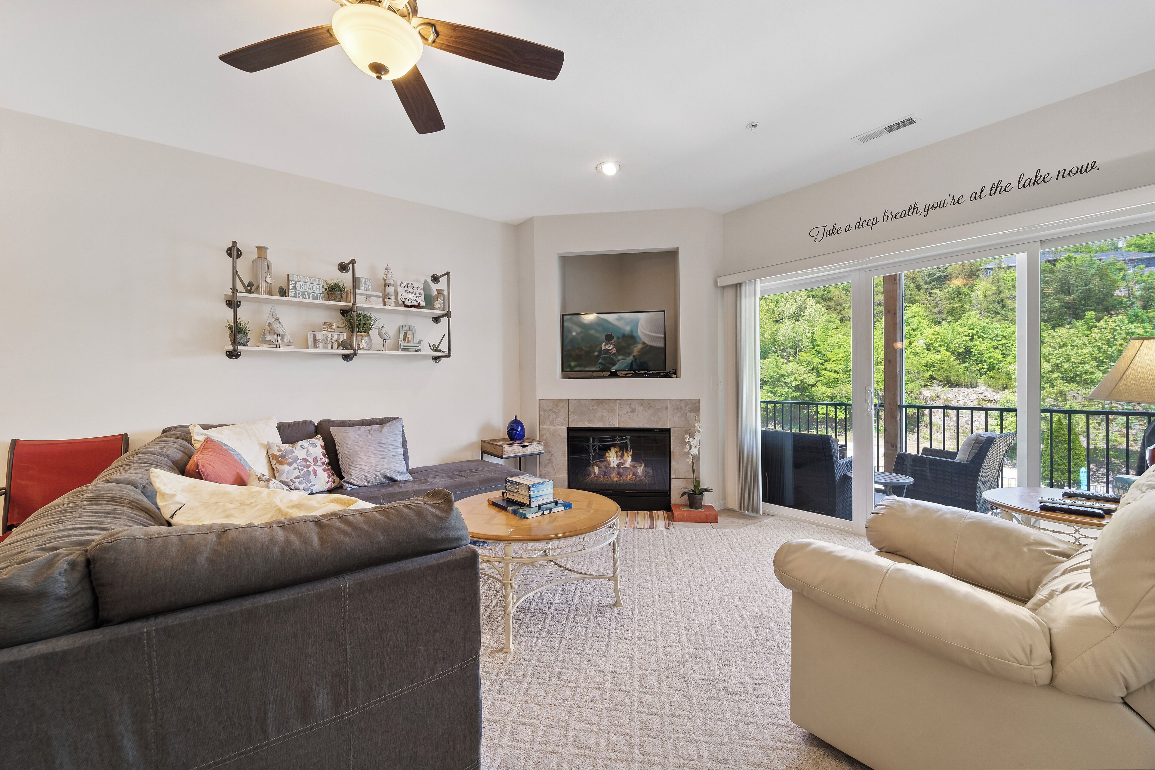 Cedar Heights 464 - Charming Lakeview Condo - Camdenton, MO