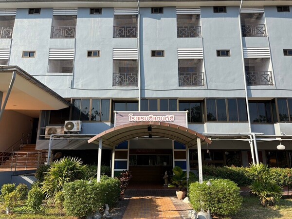 Cabbages & Condoms Hotel Ratchaburi - Ratchaburi