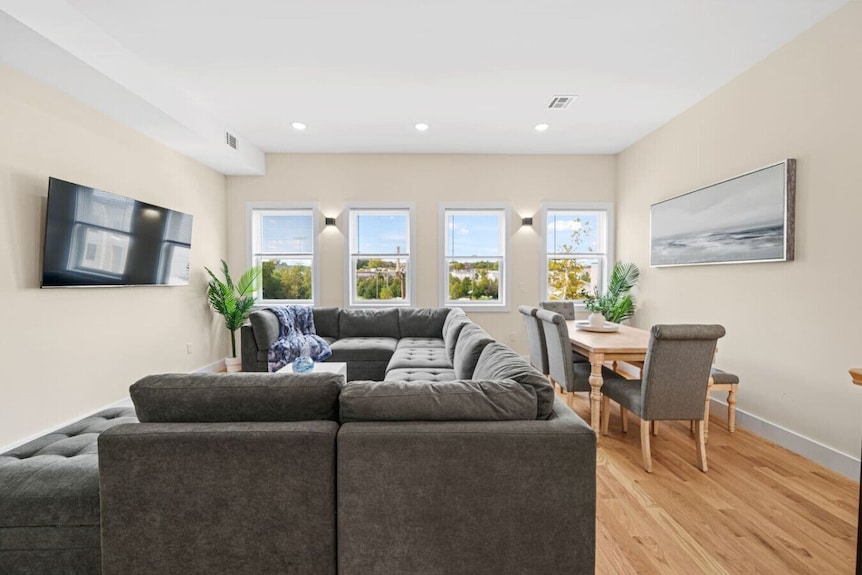 Sky High Retreat Near Nyc W/rooftop! - Brooklyn, NY