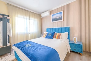 Condo superior, vista para o pátio | 1 quarto, roupas de cama premium, edredons de pluma