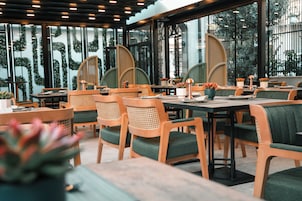 Pequenos-almoços, almoços e jantares servidos