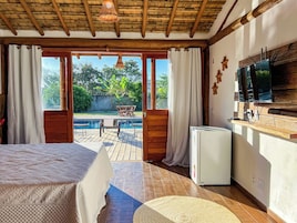 Suíte estúdio, vista para a piscina | Cortinas blackout, Wi-Fi de cortesia