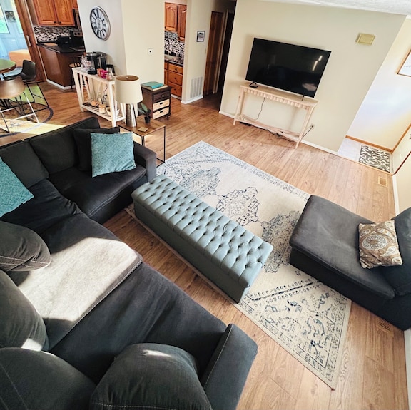 Pet-friendly Home Next To Oakmont & Veltre's + A Few Miles To Pittsburgh Events! - Kennywood, West Mifflin