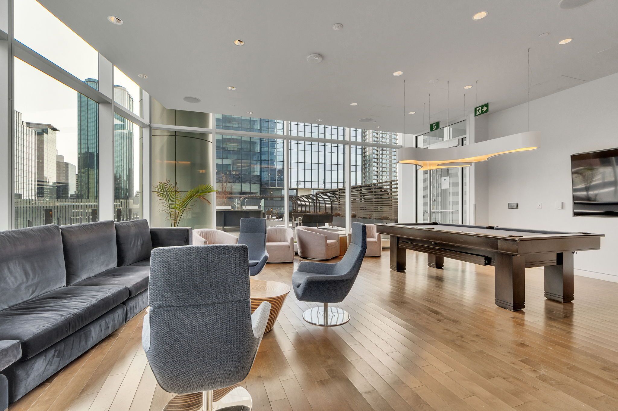 Legends - Executive Suite, Luxury Amenities, Pool - Edmonton