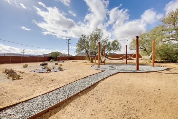 Mtn-view Home W/ Hot Tub: 8 Mi To Joshua Tree! - Joshua Tree National Park