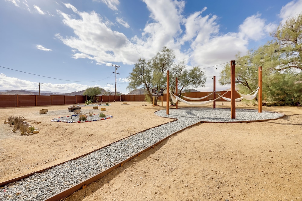 Mtn-view Home ~ 8 Mi To Joshua Tree Natl Park! - Joshua Tree, CA