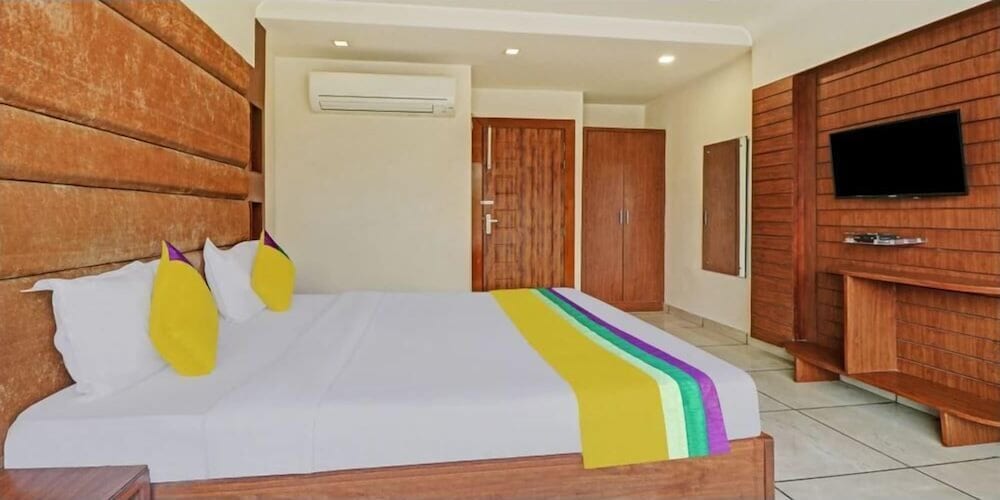 Hotel Grand Signia 9115357741 - Zirakpur