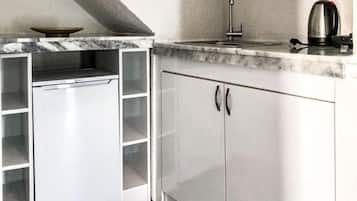 Quarto triplo luxo, vista para a cidade | Cofres nos quartos, cortinas blackout, quartos à prova de som