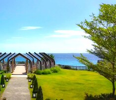 Vista para praia/oceano