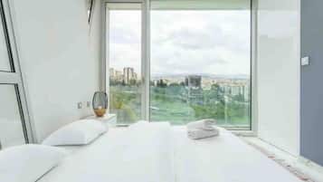 Cube 7 L | 1 quarto, roupa de alta qualidade, cofre no quarto