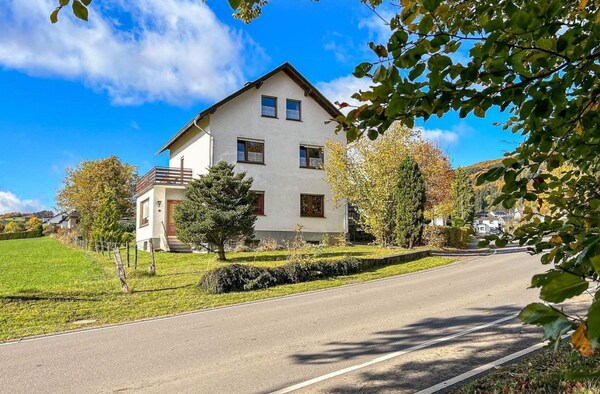 Grosses Haus Mit Eigenem Garten In Medebach - Medebach