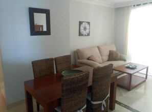 Apartamento | Sala de estar | Televisor