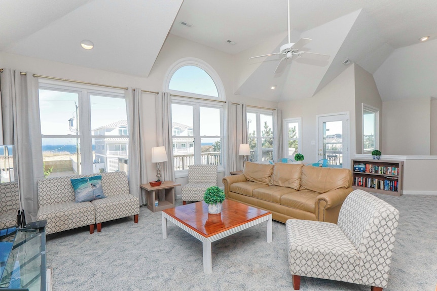 Sojourn Ocean Dreams Sleeps 18+ - Sandbridge Beach, VA