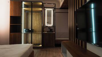 Quarto premium, 1 quarto | Frigobar, cofres nos quartos, escrivaninha