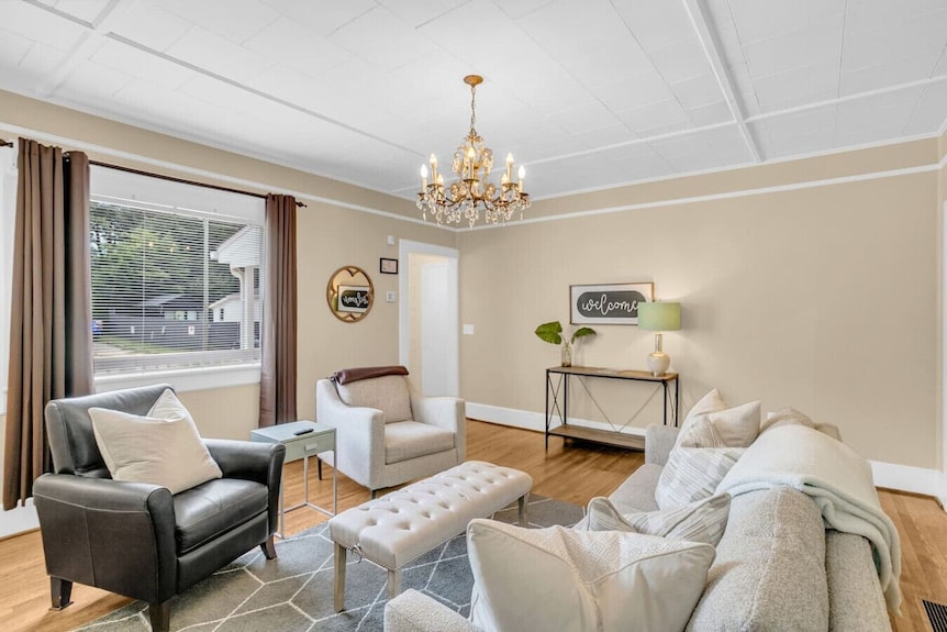 Prime Downtown Gvl 3bd Home W/ Fenced Yard & Free Parking - Greenville, SC