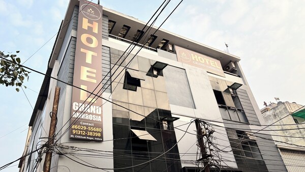 Wishotel Premier Grand Ambrosia - Vijaynagar