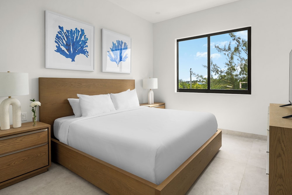 Luxury Townhome rentals in Grace Bay - walk to beach, dining and Fish ...