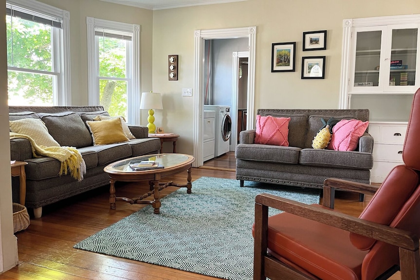 Centrally Located Off Back Cove, 1st Floor 4 Bedroom, 1.5 Bath Condo W/ Porch - Portland