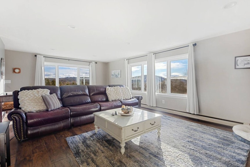 Close To Burlington With Views Of Camel's Hump - Burlington