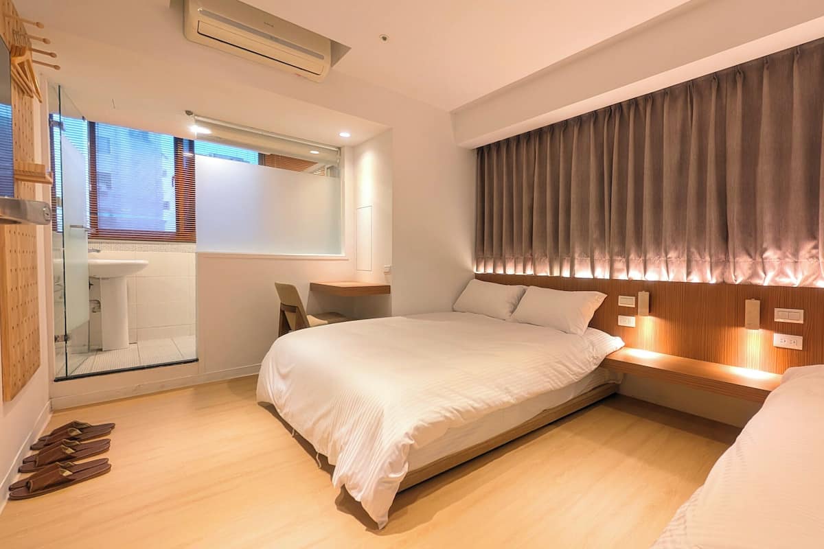 Quarto Triplo Comfort | Roupa de alta qualidade, Wi-fi grátis, roupa de cama fornecida