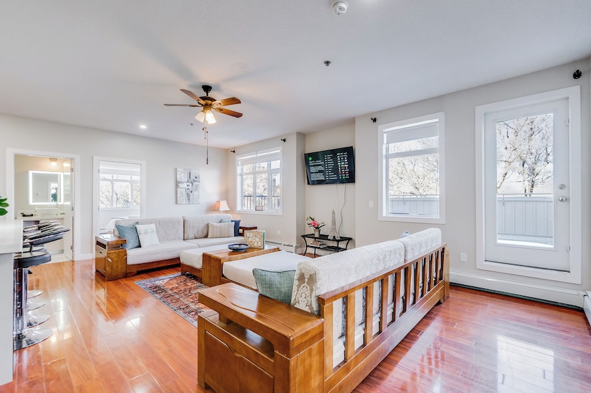 Whyte - 3 Bdrm, 3.5 Bthrm Penthouse |Near U Of A - Alberta