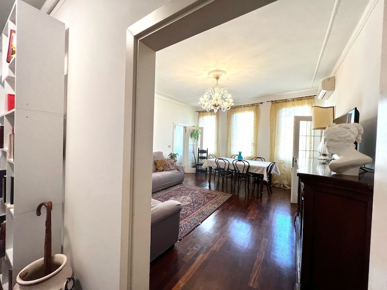 Spacious Apartment Near The Gallerie Dell'accademia In The Heart Of Venice - Venice