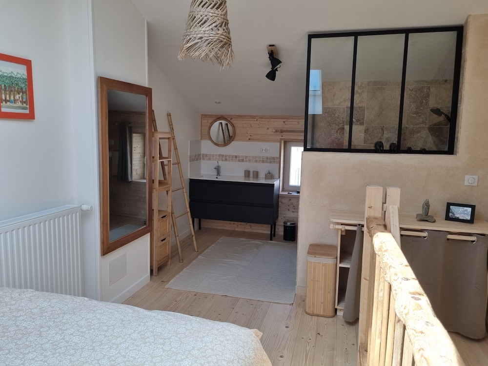 Le gite d'URYA - Ideal for a romantic vacation - Saint-Mard | Vrbo