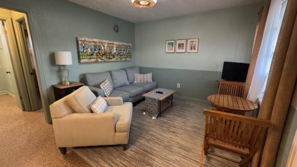 Monterey Motel - Guest Room 4 @ Beach Access 8. Large Pool. Newly Remodeled - Panama City, FL